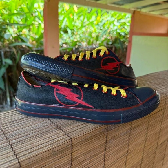 DC Comics | Shoes | Converse Chuck Taylor Dc Comics The Flash Size Mens ...